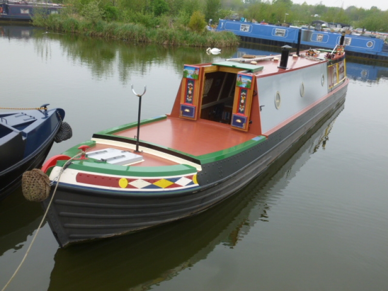 Sophia 52ft Narrowboat by Simon Wain, Brinklow Boat Services has