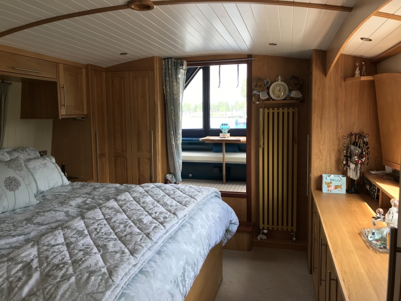 Aurora Eva 69ft Widebeam by Aqualine Marine has been sold by New